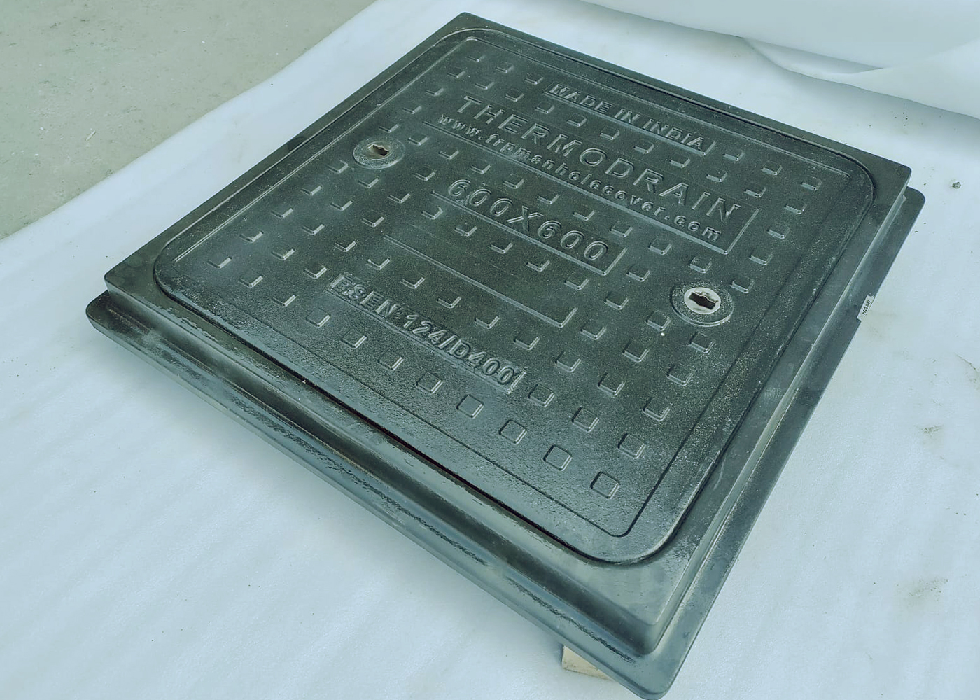 THERMODRAIN Air & Watertight (Pressfit) Covers with Frame | Building ...